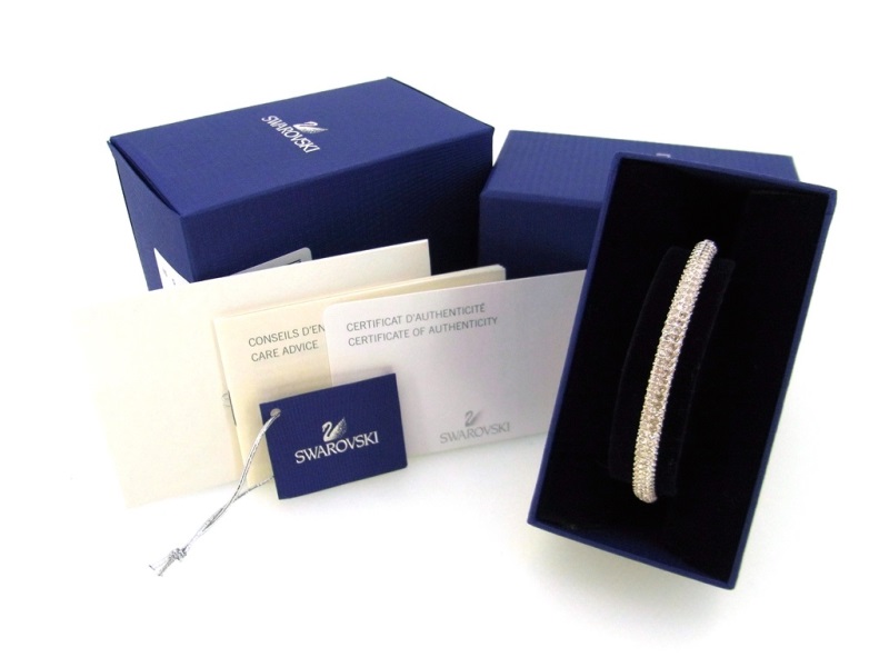 SWAROVSKI 【スワロフスキー】Stone Mini クリスタル パヴェ バングル 5032846 の買取価格について【大垣 ...